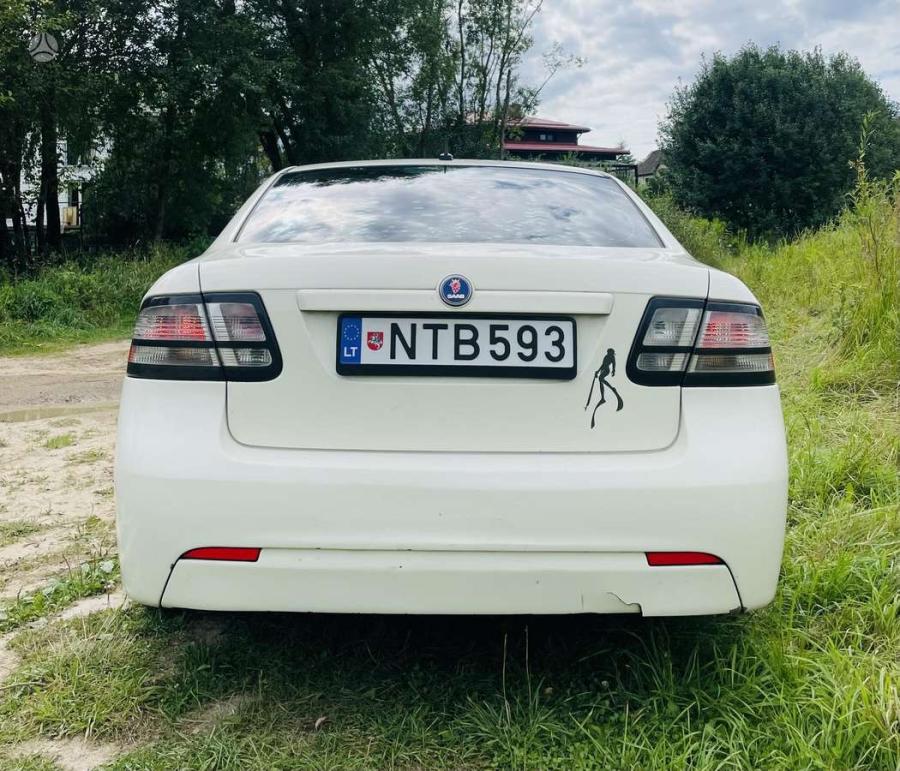 White Saab 9-3 2008 in Vilnius, with an engine capacity of 2.00 L and mileage of 309 thousand km for 2100 €, photo 6 on AUTOMOTO.COM.LV