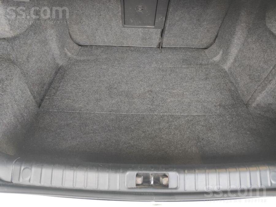 White Saab 9-3 2008 in Riga, with an engine capacity of 1.90 L and mileage of 312 thousand km for 1988 €, photo 7 on AUTOMOTO.COM.LV