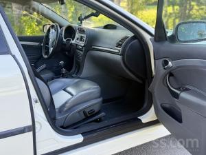 White Saab 9-3 2006 in Cesis, with an engine capacity of 1.90 L and mileage of 339 thousand km for 1500 €, photo 7 on AUTOMOTO.COM.LV