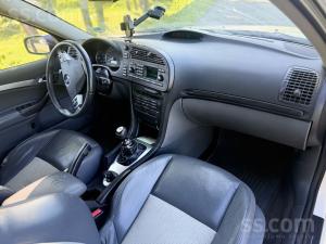 White Saab 9-3 2006 in Cesis, with an engine capacity of 1.90 L and mileage of 339 thousand km for 1500 €, photo 8 on AUTOMOTO.COM.LV