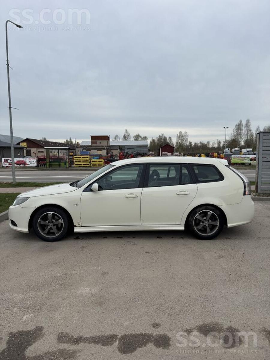 Balts Saab 9-3 2008 Daugavpils, ar dzinēja tilpumu 1.90 L un nobraukumu 352 tūkst. km par 2555 €, foto 5 vietnē AUTOMOTO.COM.LV
