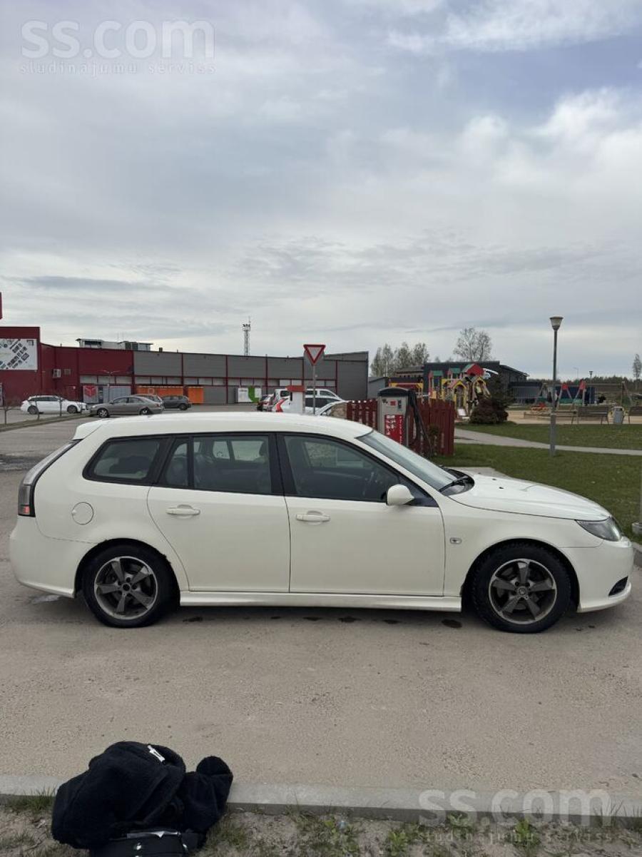 Balts Saab 9-3 2008 Daugavpils, ar dzinēja tilpumu 1.90 L un nobraukumu 352 tūkst. km par 2555 €, foto 10 vietnē AUTOMOTO.COM.LV