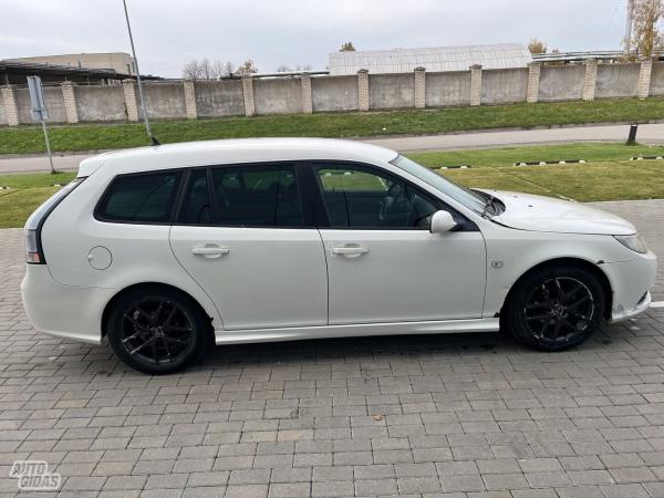 Сааб 9-3 2009 в Шилуте на AUTOMOTO.COM.LV Белый Сааб 9-3 2009 в Шилуте, объемом двигателя 1.90 л и пробегом 310 тыс. км за 850 €, фото 4 на AUTOMOTO.COM.LV