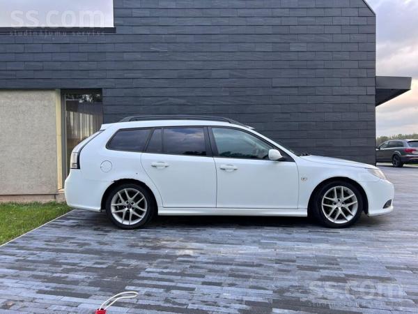 White Saab 9-3 2011 in Valmiera, with an engine capacity of 1.90 L and mileage of 0 thousand km for 1650 €, photo 3 on AUTOMOTO.COM.LV