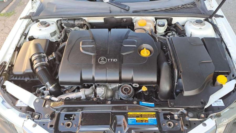 White Saab 9-3 2011 in Anyksciai, with an engine capacity of 1.91 L and mileage of 288 thousand km for 2850 €, photo 6 on AUTOMOTO.COM.LV
