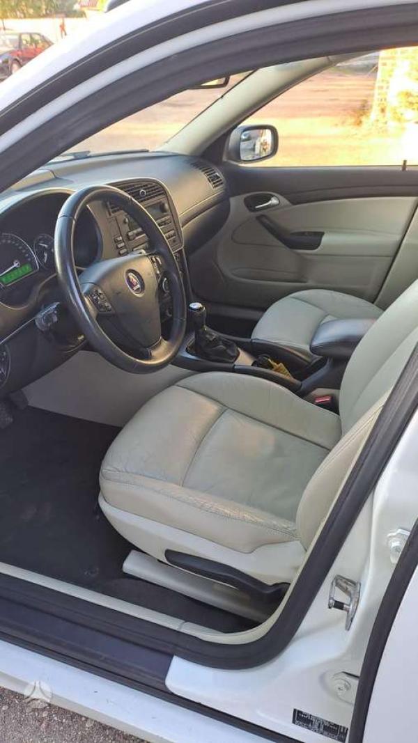 White Saab 9-3 2011 in Anyksciai, with an engine capacity of 1.91 L and mileage of 288 thousand km for 2850 €, photo 6 on AUTOMOTO.COM.LV