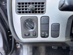Black Saab 9-5 2003 in Panevezys, with an engine capacity of 2.17 L and mileage of 304 thousand km for 850 €, photo 25 on AUTOMOTO.COM.LV