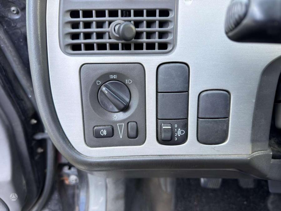 Black Saab 9-5 2003 in Panevezys, with an engine capacity of 2.17 L and mileage of 304 thousand km for 850 €, photo 25 on AUTOMOTO.COM.LV