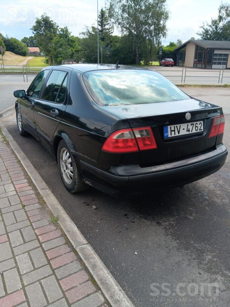 Black Saab 9-5 2004 in Tukums, with an engine capacity of 2.00 L and mileage of 0 thousand km for 950 €, photo 3 on AUTOMOTO.COM.LV