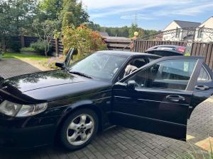 Black Saab 9-5 2004 in Vilnius, with an engine capacity of 2.30 L and mileage of 228 thousand km for 2222 €, photo 5 on AUTOMOTO.COM.LV