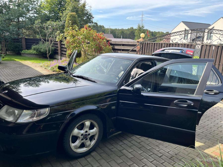 Black Saab 9-5 2004 in Vilnius, with an engine capacity of 2.30 L and mileage of 228 thousand km for 2222 €, photo 5 on AUTOMOTO.COM.LV