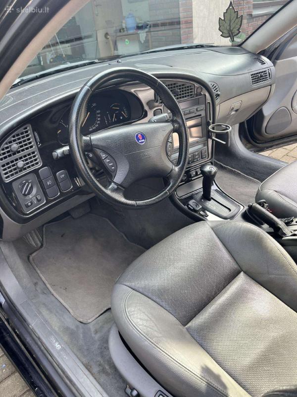 Black Saab 9-5 2004 in Vilnius, with an engine capacity of 2.30 L and mileage of 228 thousand km for 2222 €, photo 9 on AUTOMOTO.COM.LV