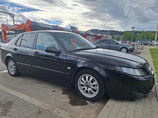 Black Saab 9-5 2006 in Vilnius, with an engine capacity of 1.91 L and mileage of 320 thousand km for 1000 €, photo 3 on AUTOMOTO.COM.LV