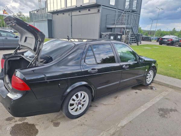 Black Saab 9-5 2006 in Vilnius, with an engine capacity of 1.91 L and mileage of 320 thousand km for 1000 €, photo 7 on AUTOMOTO.COM.LV