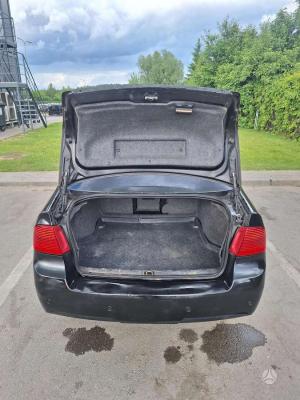 Black Saab 9-5 2006 in Vilnius, with an engine capacity of 1.91 L and mileage of 320 thousand km for 1000 €, photo 9 on AUTOMOTO.COM.LV