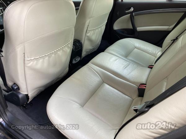 Black Saab 9-5 2008 in Tartu, with an engine capacity of 1.90 L and mileage of 342 thousand km for 3999 €, photo 7 on AUTOMOTO.COM.LV
