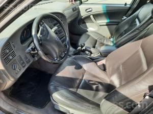 Black Saab 9-5 2000 in Riga, with an engine capacity of 2.30 L and mileage of 367 thousand km for 700 €, photo 5 on AUTOMOTO.COM.LV