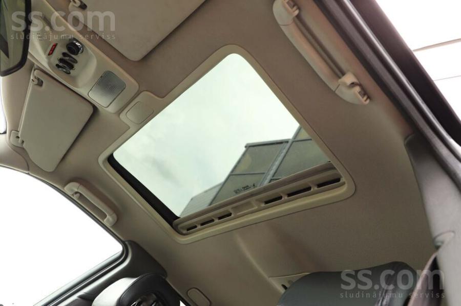 Black Saab 9-5 2004 in Tukums, with an engine capacity of 3.00 L and mileage of 0 thousand km for 2499 €, photo 12 on AUTOMOTO.COM.LV