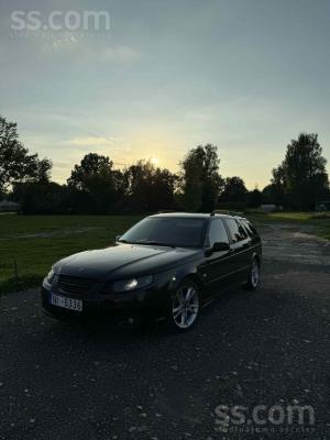 Black Saab 9-5 2008 in Riga, with an engine capacity of 1.90 L and mileage of 289 thousand km for 1100 €, photo 4 on AUTOMOTO.COM.LV