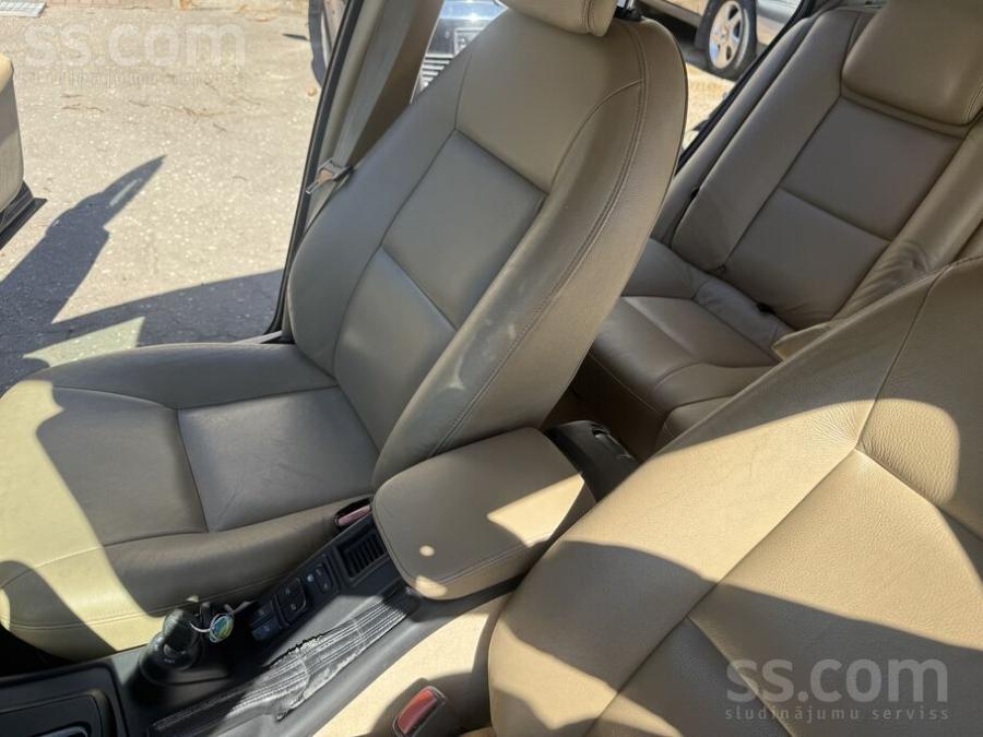 Blue Saab 9-5 2004 in Riga, with an engine capacity of 2.30 L and mileage of 239 thousand km for 2750 €, photo 16 on AUTOMOTO.COM.LV