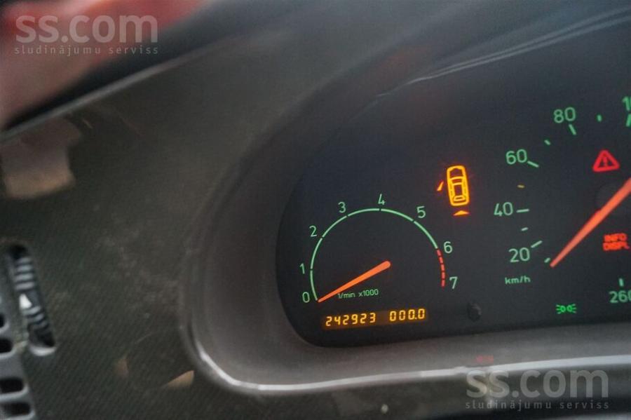 Brūns Saab 9-5 2003 Rīga, ar dzinēja tilpumu 2.00 L un nobraukumu 243 tūkst. km par 600 €, foto 14 vietnē AUTOMOTO.COM.LV