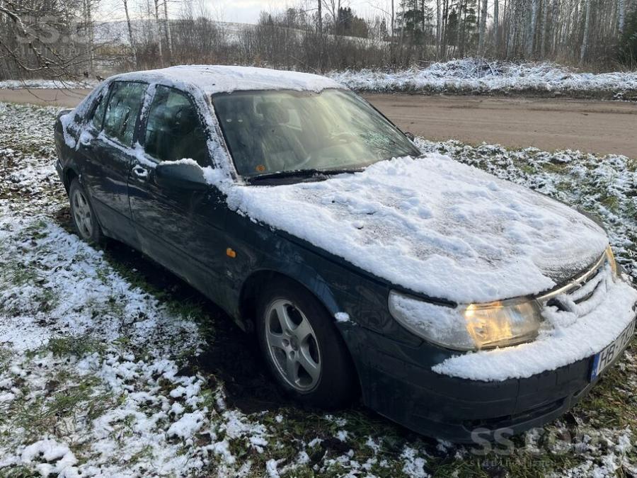 Zaļš Saab 9-5 1998 Rīga, ar dzinēja tilpumu 2.30 L un nobraukumu 442 tūkst. km par 400 €, foto 4 vietnē AUTOMOTO.COM.LV