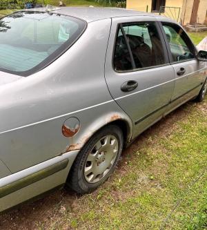 Pelēks Saab 9-5 1998 Limbaži, ar dzinēja tilpumu 2.30 L un nobraukumu 314 tūkst. km par 700 €, foto 4 vietnē AUTOMOTO.COM.LV