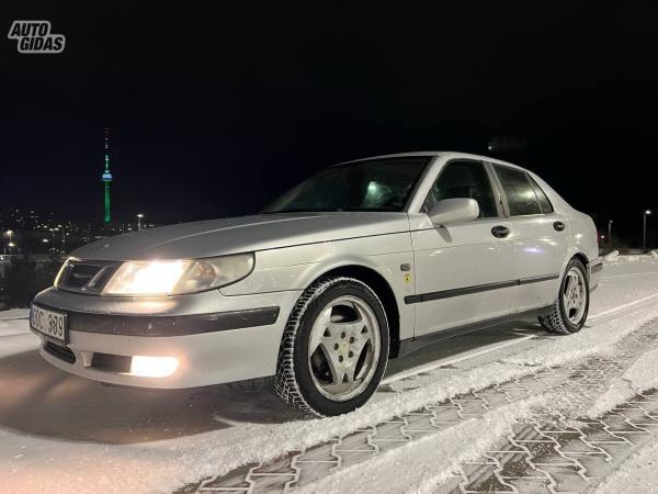 Grey Saab 9-5 1999 in Vilnius, with an engine capacity of 2.00 L and mileage of 327 thousand km for 1500 €, photo 1 on AUTOMOTO.COM.LV