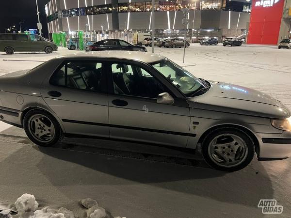 Grey Saab 9-5 1999 in Vilnius, with an engine capacity of 2.00 L and mileage of 327 thousand km for 1500 €, photo 7 on AUTOMOTO.COM.LV
