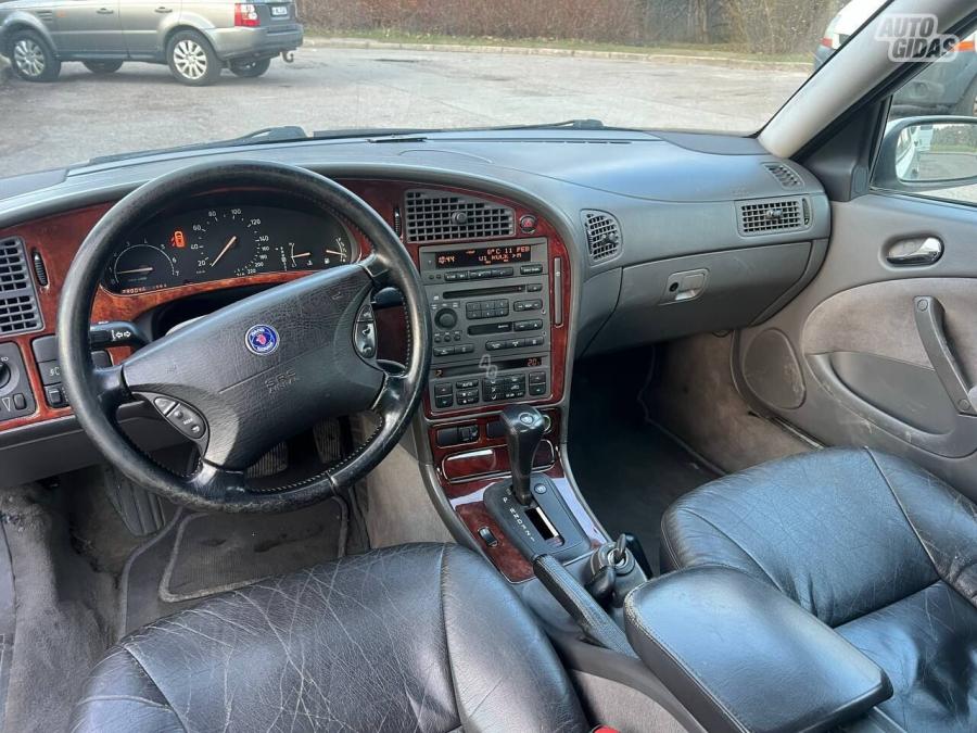 Pelēks Saab 9-5 1999 Viļņa, ar dzinēja tilpumu 3.00 L un nobraukumu 280 tūkst. km par 800 €, foto 10 vietnē AUTOMOTO.COM.LV
