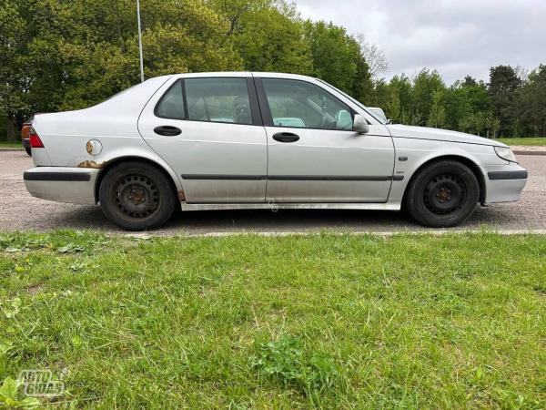 Grey Saab 9-5 2000 in Vilnius, with an engine capacity of 2.30 L and mileage of 389 thousand km for 600 €, photo 5 on AUTOMOTO.COM.LV