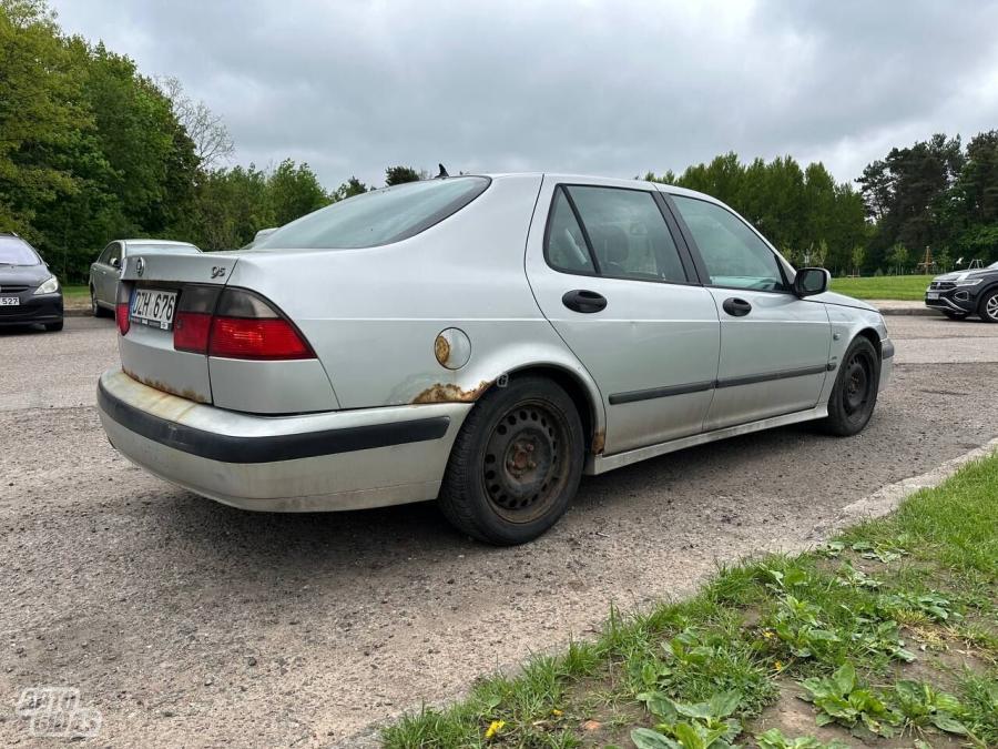 Grey Saab 9-5 2000 in Vilnius, with an engine capacity of 2.30 L and mileage of 389 thousand km for 600 €, photo 10 on AUTOMOTO.COM.LV