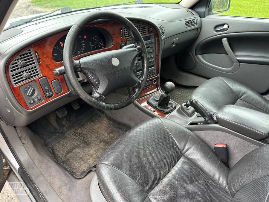 Grey Saab 9-5 2000 in Vilnius, with an engine capacity of 2.30 L and mileage of 389 thousand km for 600 €, photo 15 on AUTOMOTO.COM.LV