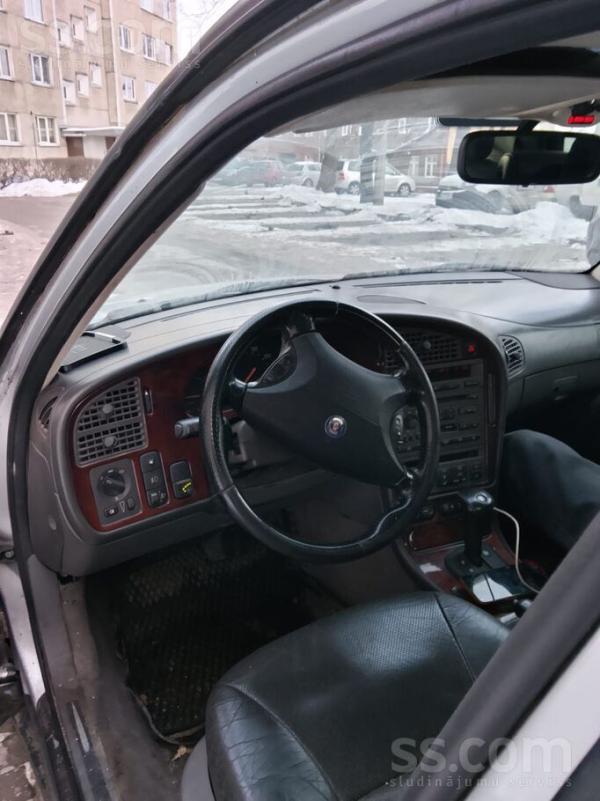 Pelēks Saab 9-5 2000 Rīga, ar dzinēja tilpumu 2.30 L un nobraukumu 0 tūkst. km par 1600 €, foto 5 vietnē AUTOMOTO.COM.LV