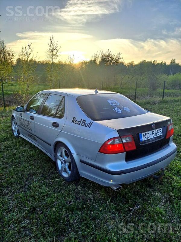 Grey Saab 9-5 2002 in Tukums, with an engine capacity of 2.30 L and mileage of 324 thousand km for 6700 €, photo 4 on AUTOMOTO.COM.LV