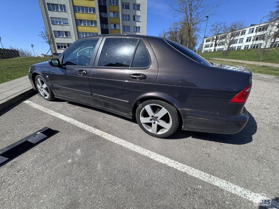 Grey Saab 9-5 2005 in Jonava, with an engine capacity of 2.30 L and mileage of 275 thousand km for 1100 €, photo 5 on AUTOMOTO.COM.LV