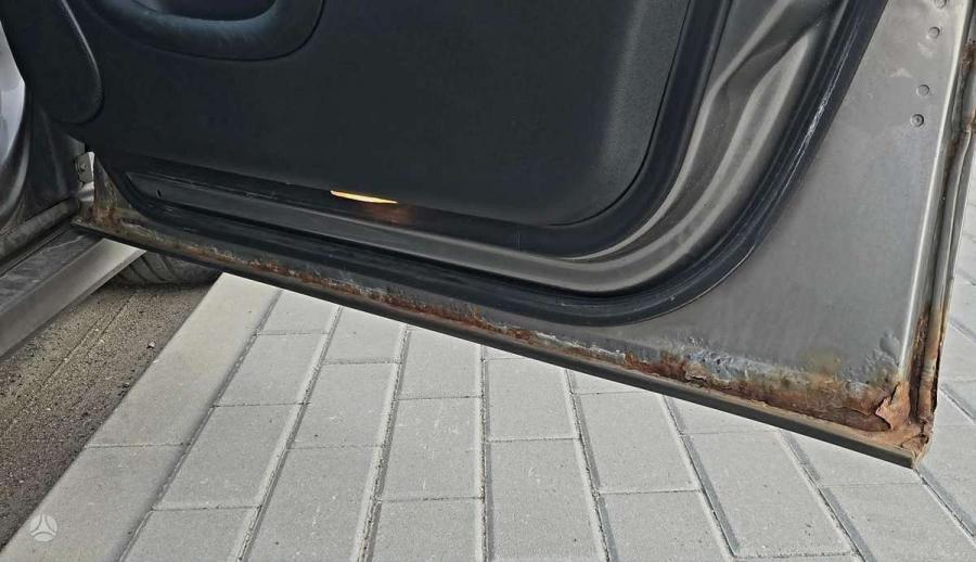 Pelēks Saab 9-5 2006 Kauņa, ar dzinēja tilpumu 2.29 L un nobraukumu 185 tūkst. km par 990 €, foto 19 vietnē AUTOMOTO.COM.LV
