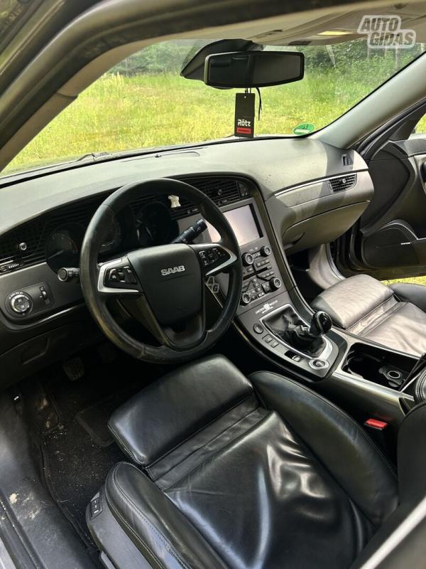 Pelēks Saab 9-5 2010 Viļņa, ar dzinēja tilpumu 2.00 L un nobraukumu 333 tūkst. km par 5000 €, foto 9 vietnē AUTOMOTO.COM.LV