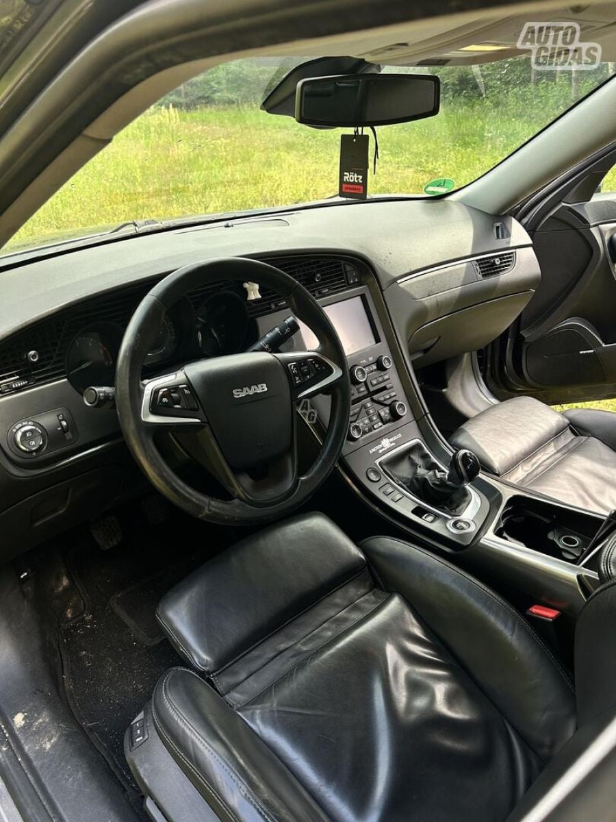 Pelēks Saab 9-5 2010 Viļņa, ar dzinēja tilpumu 2.00 L un nobraukumu 333 tūkst. km par 5000 €, foto 10 vietnē AUTOMOTO.COM.LV