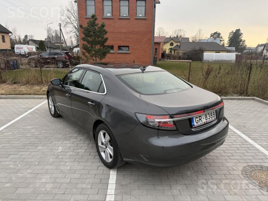 Grey Saab 9-5 2011 in Riga, with an engine capacity of 2.00 L and mileage of 325 thousand km for 5995 €, photo 4 on AUTOMOTO.COM.LV