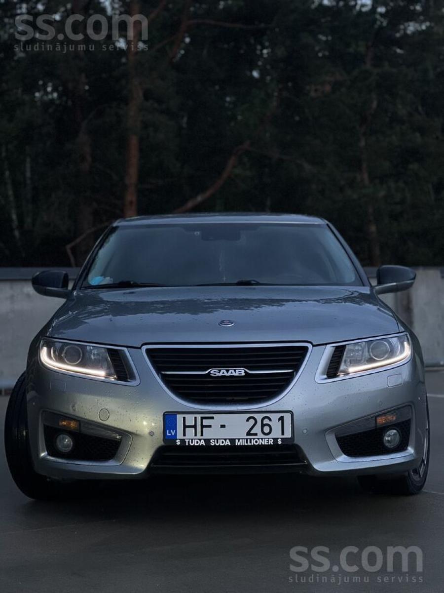 Grey Saab 9-5 2011 in Riga, with an engine capacity of 2.00 L and mileage of 364 thousand km for 8900 €, photo 3 on AUTOMOTO.COM.LV