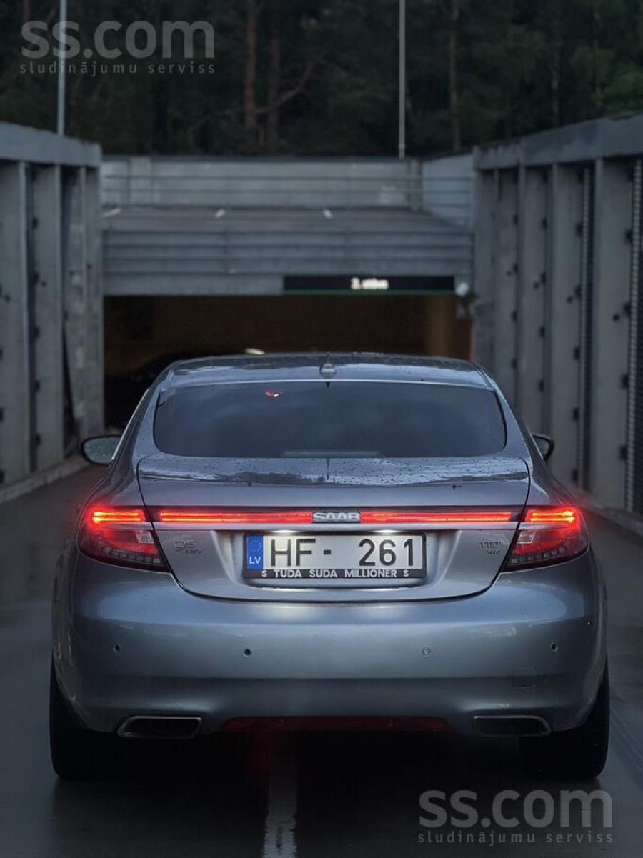 Grey Saab 9-5 2011 in Riga, with an engine capacity of 2.00 L and mileage of 364 thousand km for 8900 €, photo 4 on AUTOMOTO.COM.LV