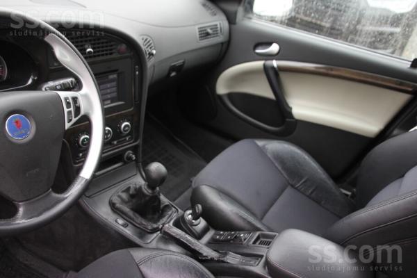 Saab 9-5 2007 in Tukums on AUTOMOTO.COM.LV Grey Saab 9-5 2007 in Tukums, with an engine capacity of 1.90 L and mileage of 233 thousand km for 2000 €, photo 7 on AUTOMOTO.COM.LV