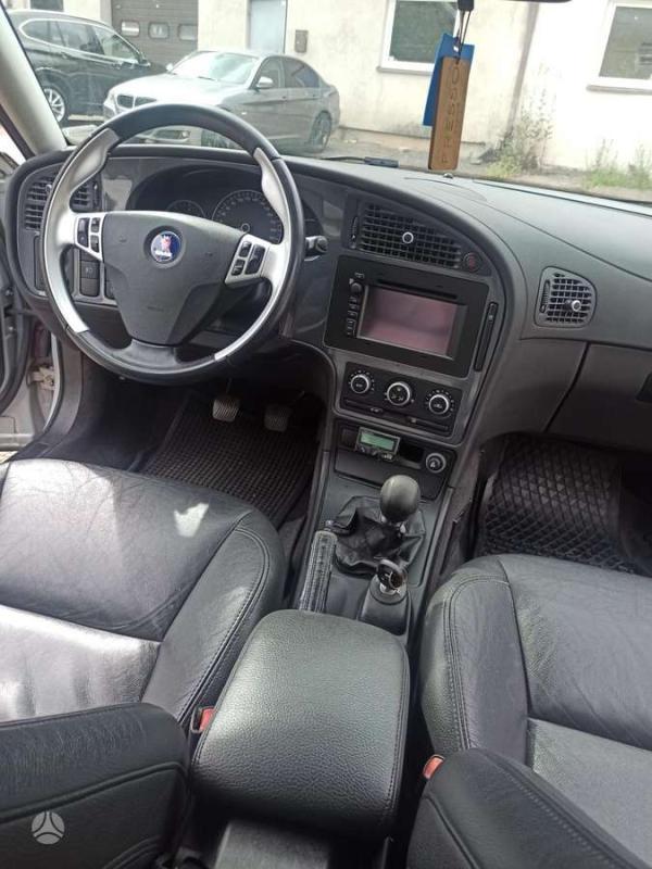Grey Saab 9-5 2009 in Vilnius, with an engine capacity of 1.91 L and mileage of 214 thousand km for 2500 €, photo 10 on AUTOMOTO.COM.LV
