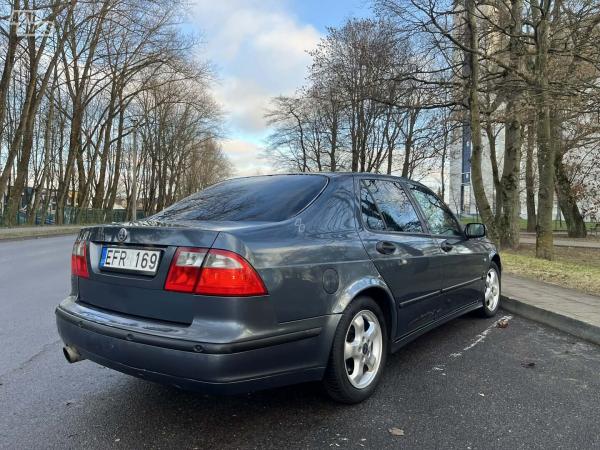 Saab 9-5 1999 Viļņa, ar dzinēja tilpumu 2.30 L un nobraukumu 425 tūkst. km par 650 €, foto 4 vietnē AUTOMOTO.COM.LV