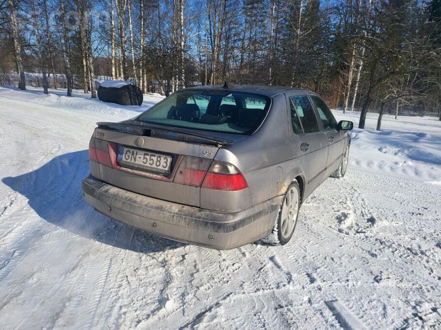 Saab 9-5 2000 in Tukums, with an engine capacity of 2.30 L and mileage of 179 thousand km for 1150 €, photo 5 on AUTOMOTO.COM.LV