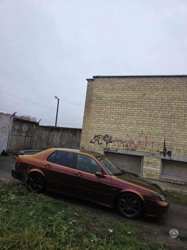 Saab 9-5 2003 in Mazeikiai, with an engine capacity of 2.30 L and mileage of 230 thousand km for 999 €, photo 1 on AUTOMOTO.COM.LV