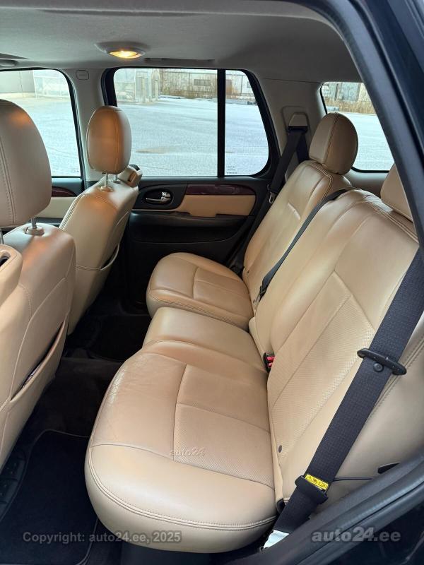 Melns Saab 9-7X 2006 Tallina, ar dzinēja tilpumu 5.30 L un nobraukumu 213 tūkst. km par 11999 €, foto 11 vietnē AUTOMOTO.COM.LV