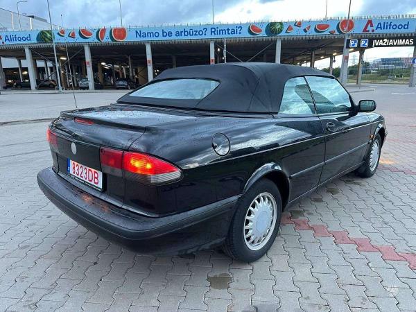 Black Saab 900 1994 in Vilnius, with an engine capacity of 2.30 L and mileage of 173 thousand km for 2800 €, photo 5 on AUTOMOTO.COM.LV