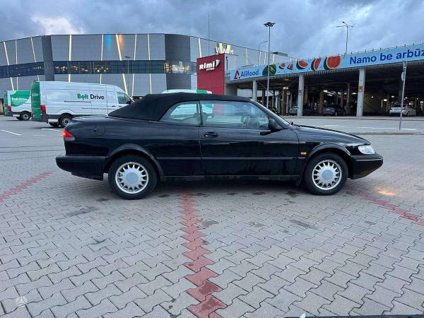 Black Saab 900 1994 in Vilnius, with an engine capacity of 2.30 L and mileage of 173 thousand km for 2800 €, photo 6 on AUTOMOTO.COM.LV